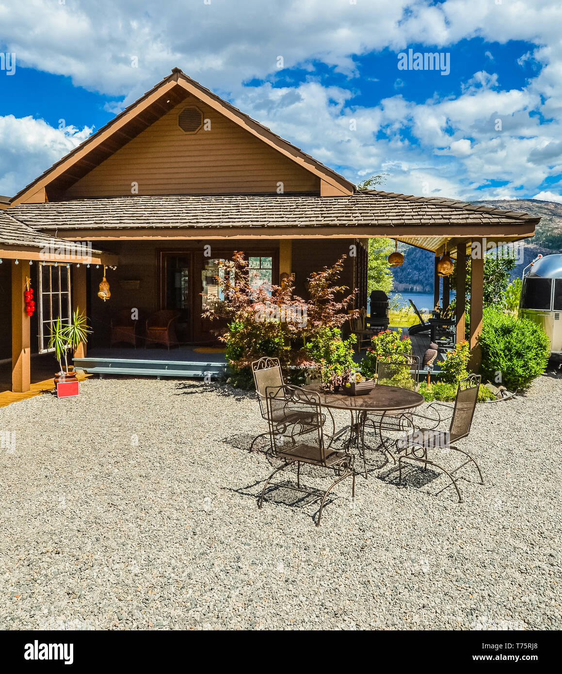 Outdoor cafe dining and landscape hi-res stock photography and images ...