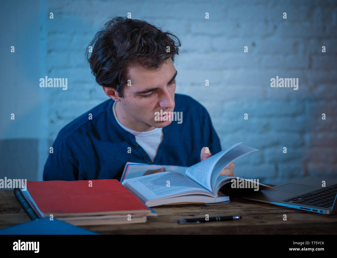 Stress test brain hi-res stock photography and images - Alamy