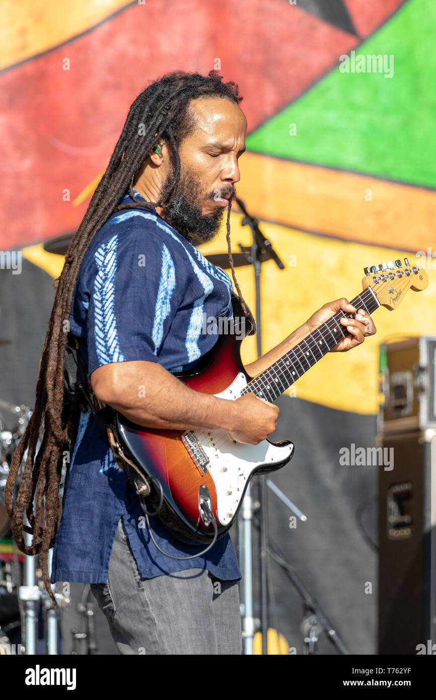 Ziggy marley concert hi-res stock photography and images - Alamy