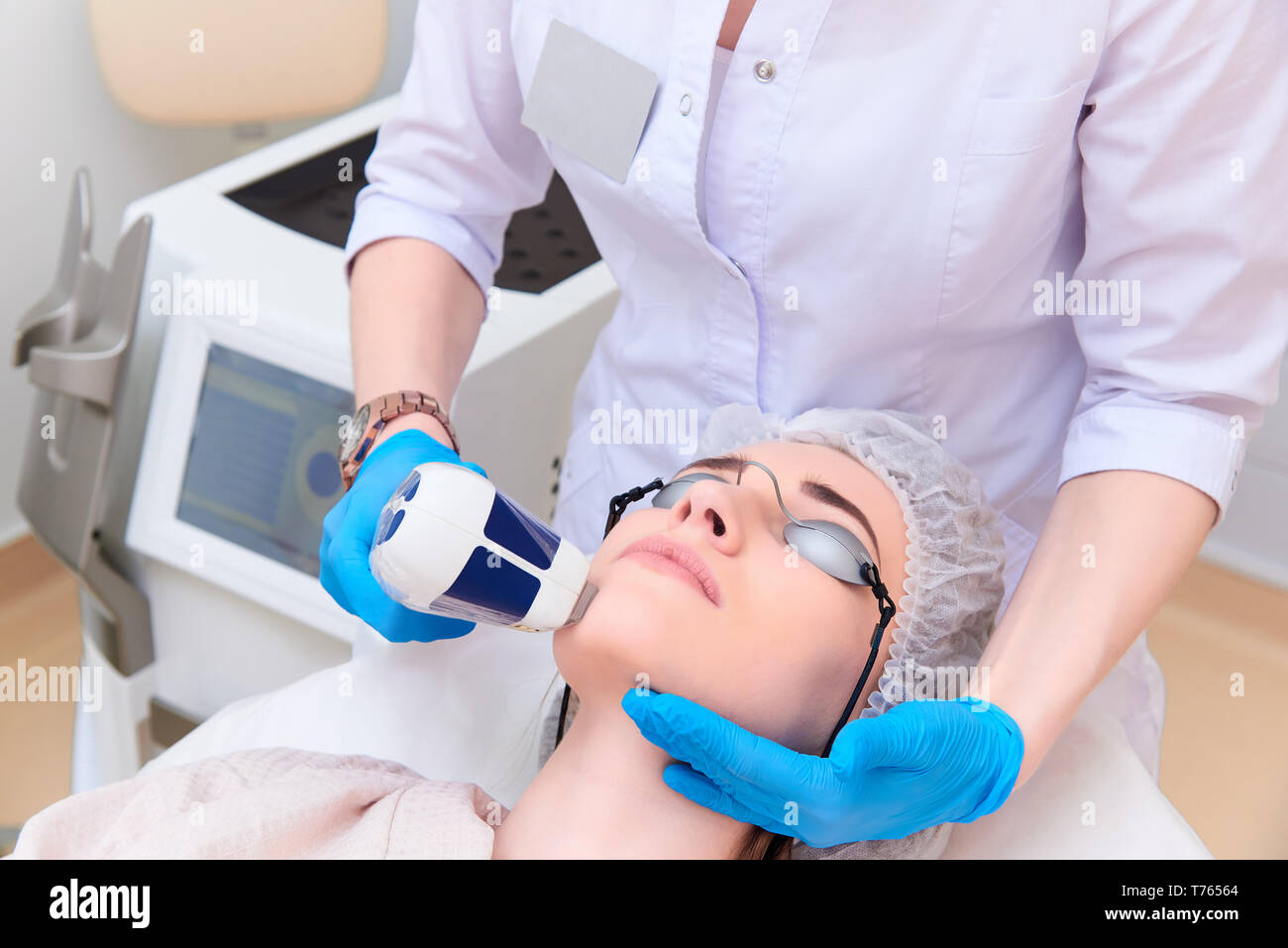Laser procedure hi-res stock photography and images - Alamy