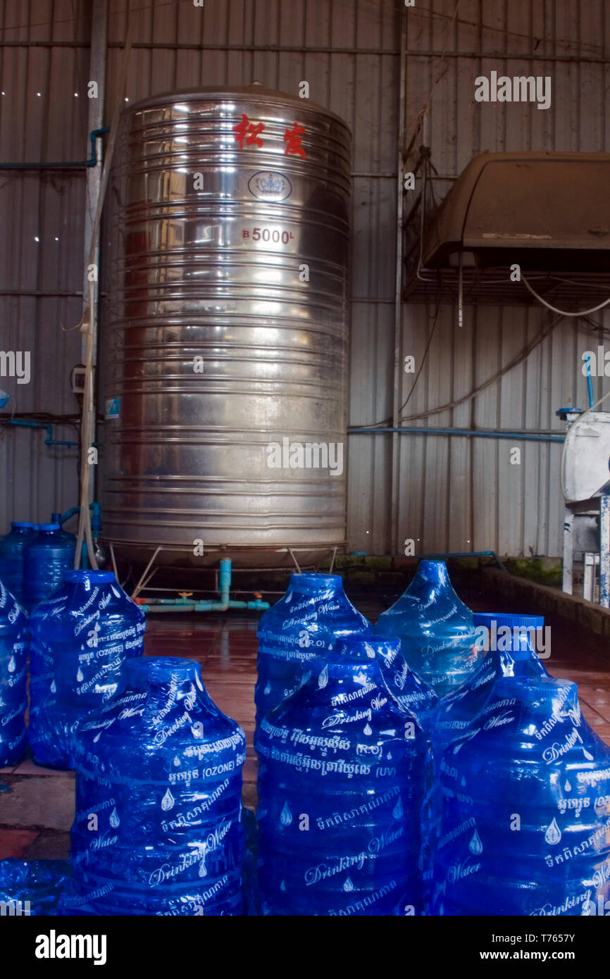 Shrink wrapped bottles hi-res stock photography and images - Alamy