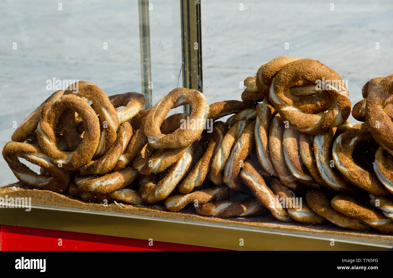 Turkish simit cart hi-res stock photography and images - Alamy