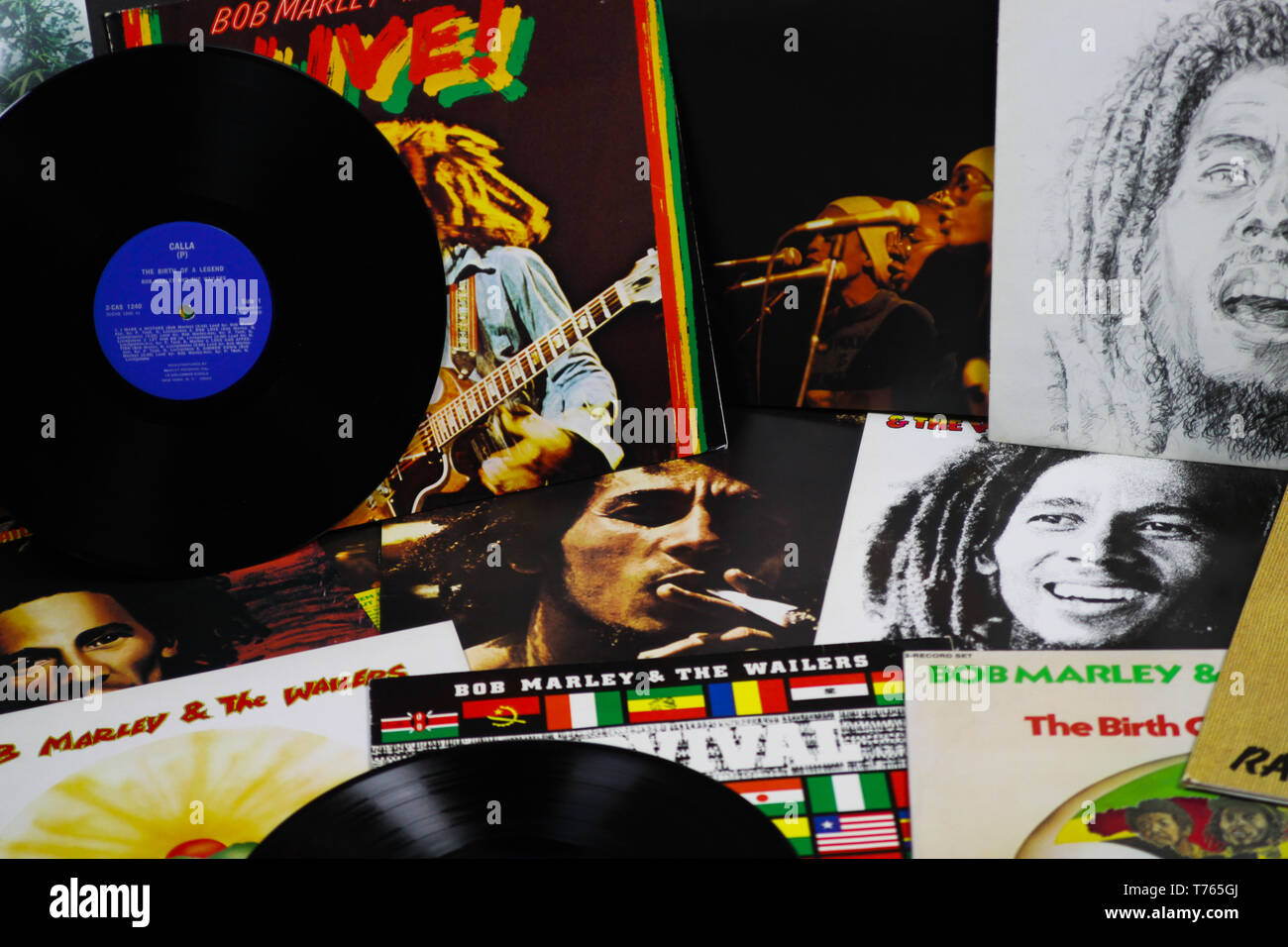 Vinyl record collection hi-res stock photography and images - Alamy