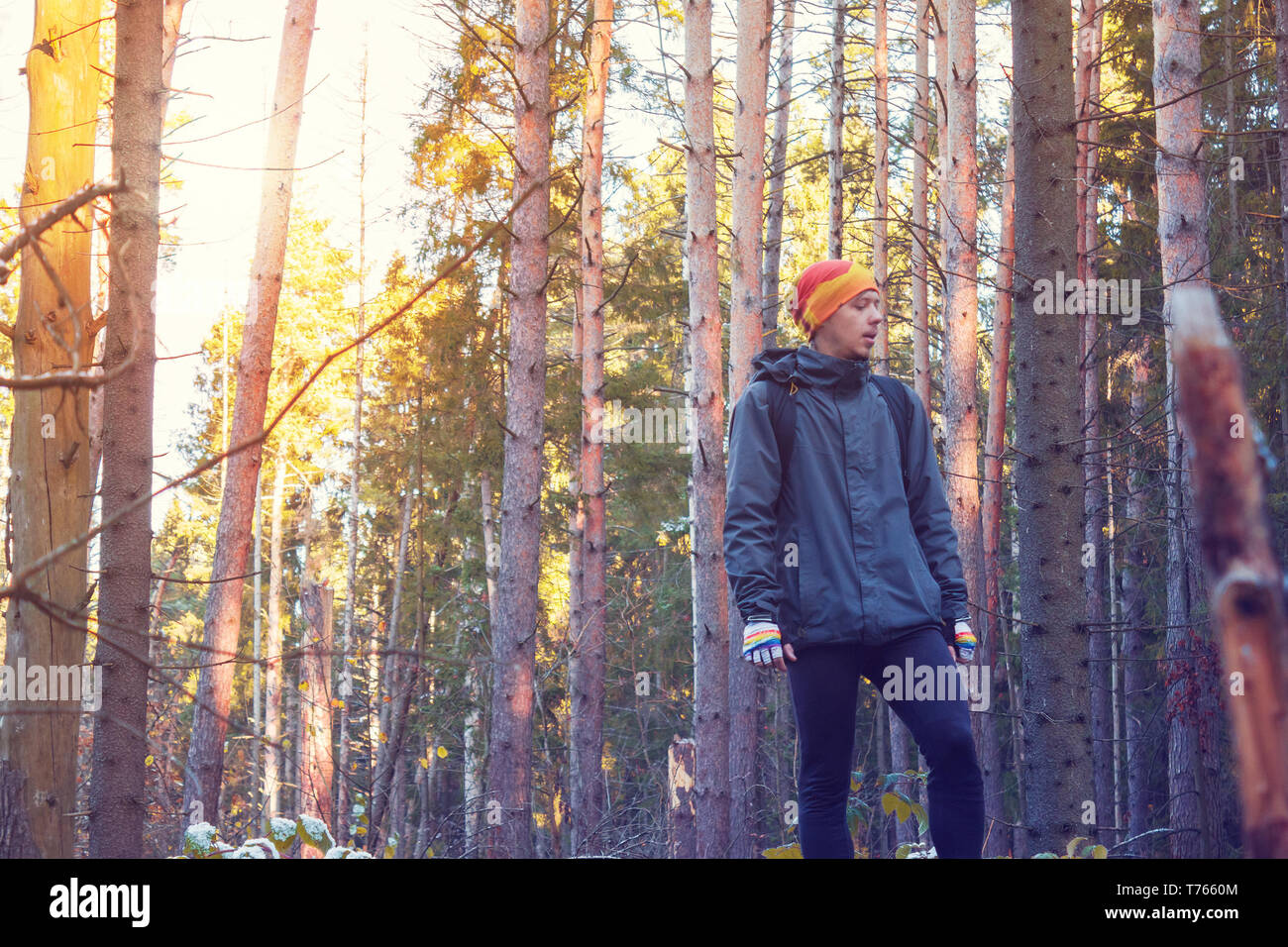 Profile looking up High Resolution Stock Photography and Images - Alamy