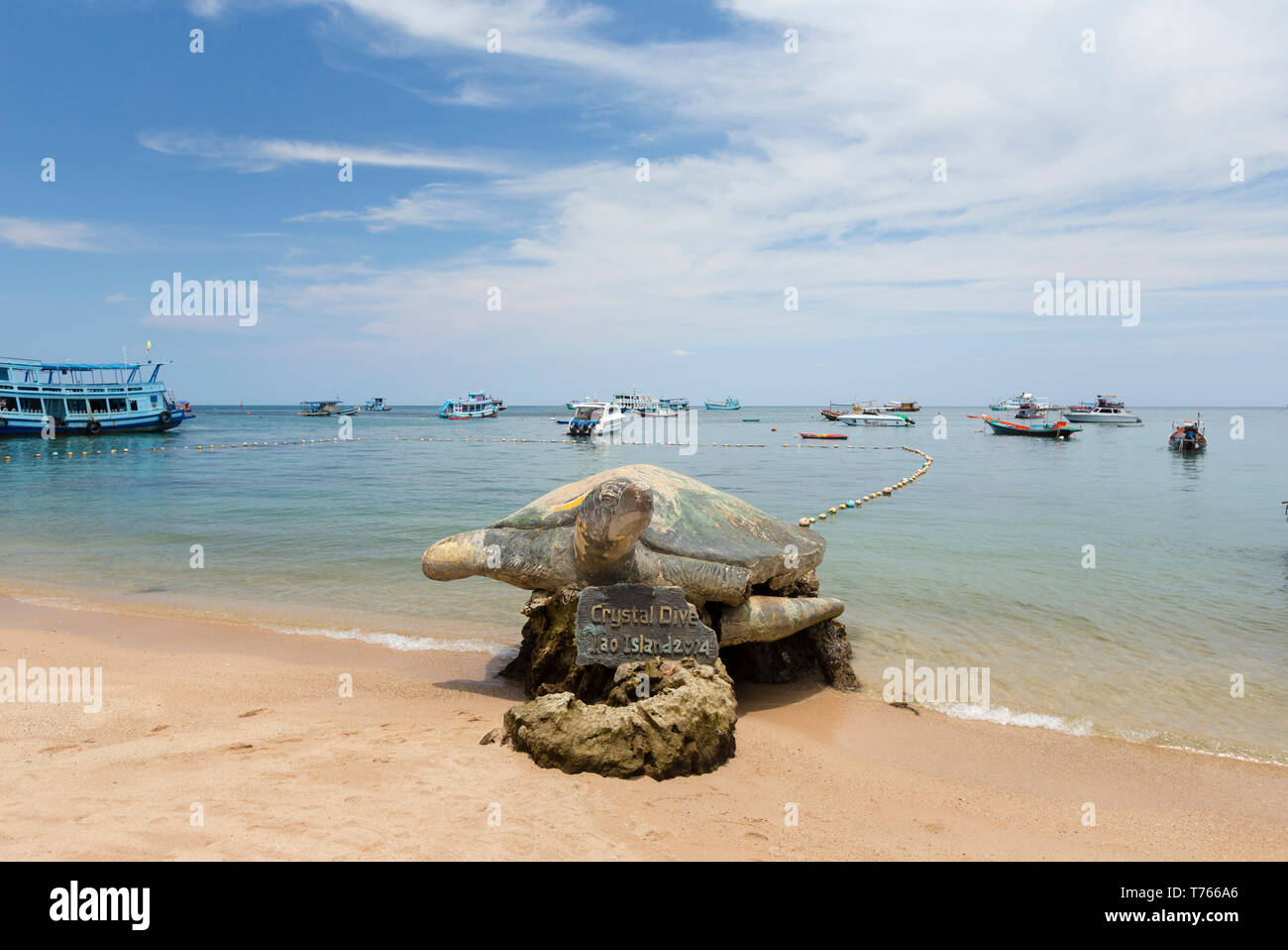 Turtle monument on Mae Haad beach, Koh Tao, Thailand Stock Photo - Alamy