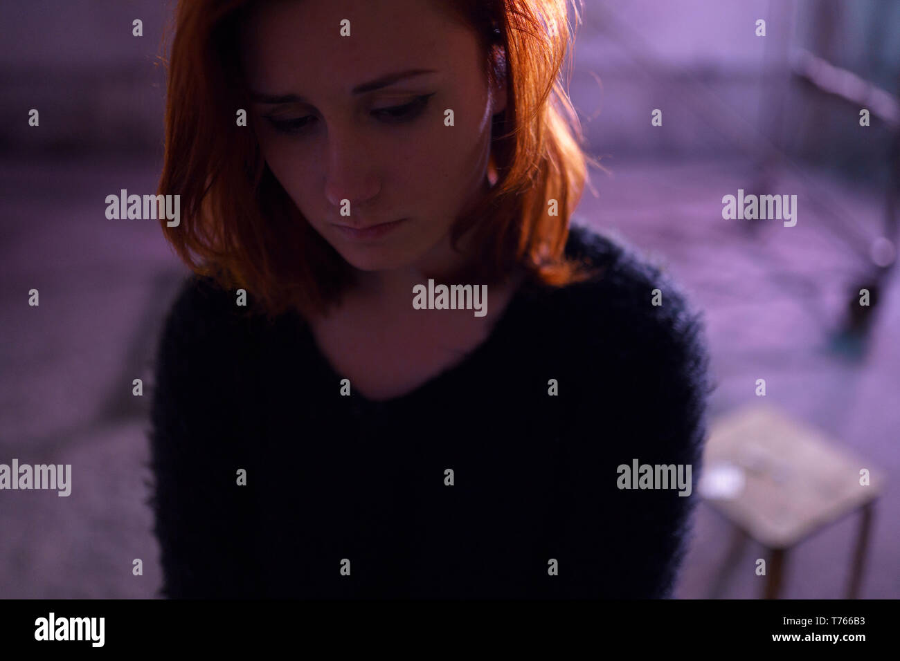 Young woman addict injecting heroin hi-res stock photography and images ...