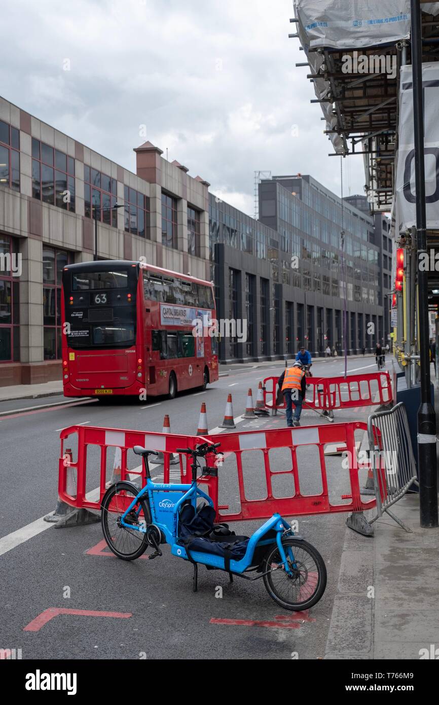 Carbon neutral courier hi-res stock photography and images - Alamy
