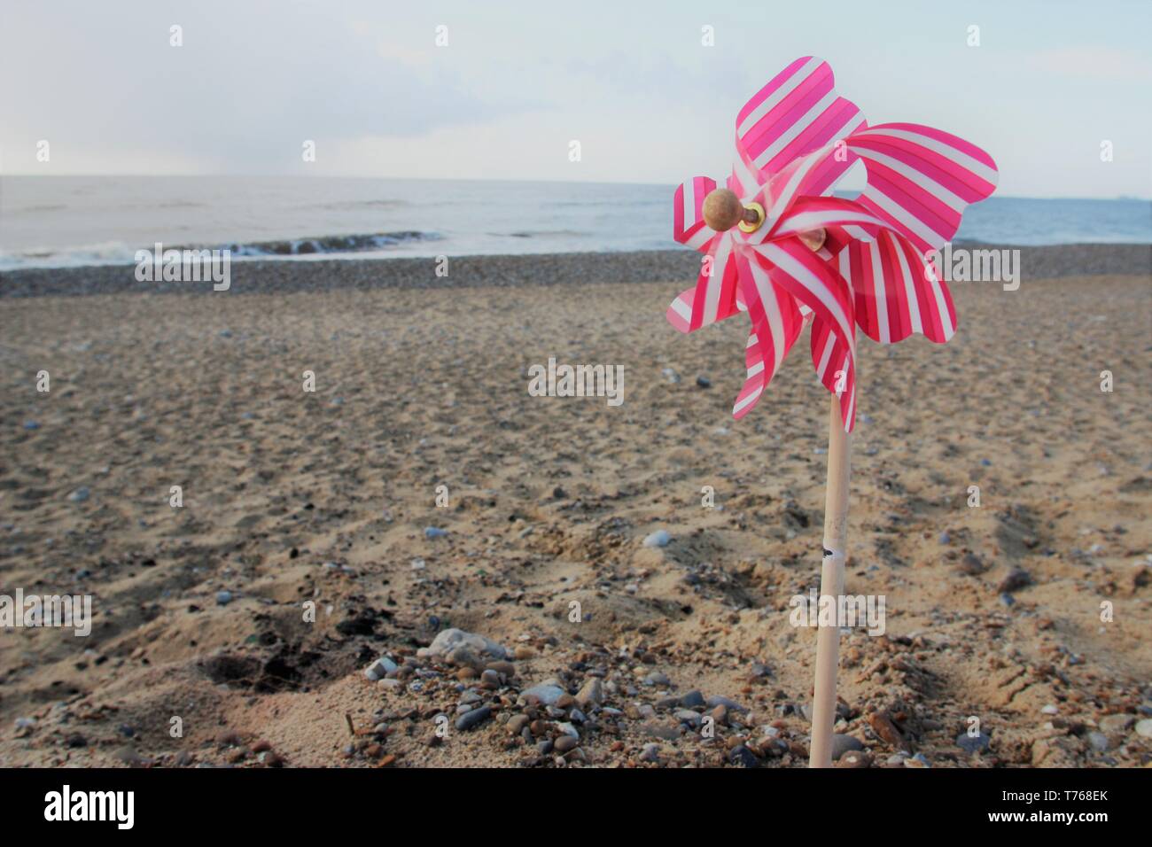Windmill on beach at walberswick, suffolk Stock Photo - Alamy
