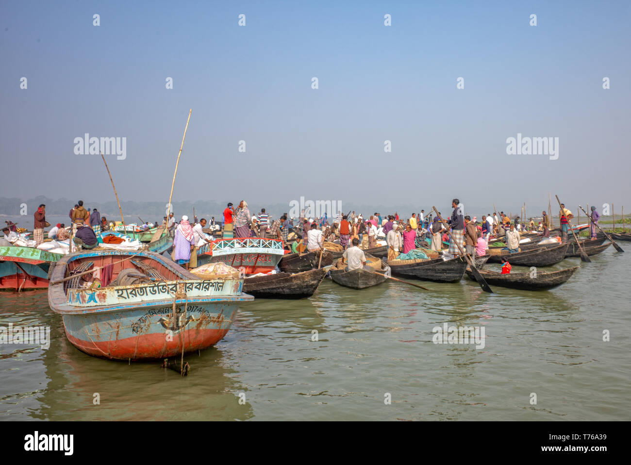 Floating rice market of Banaripara, Bangladesh Stock Photo - Alamy