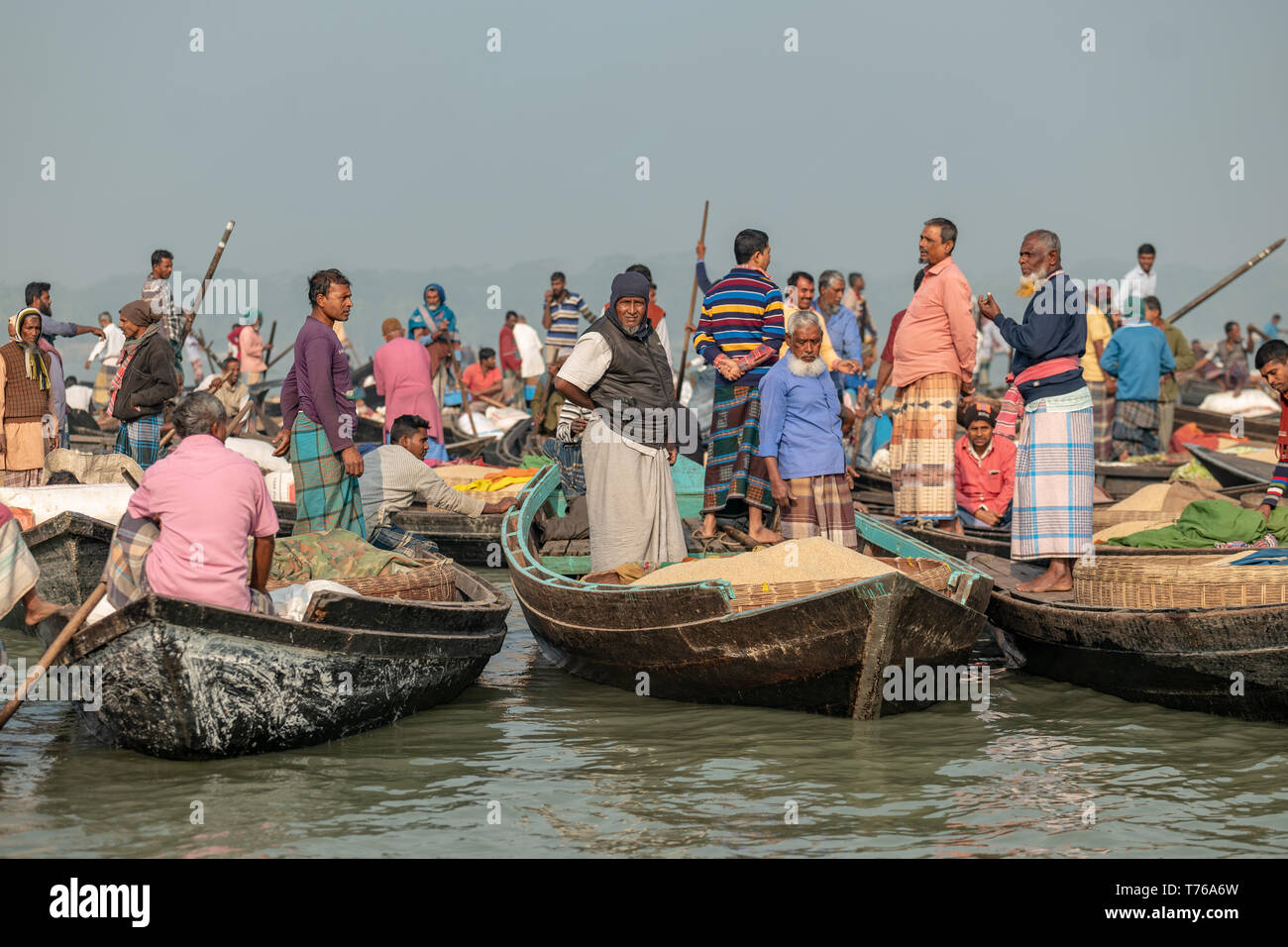 Floating rice market of Banaripara, Bangladesh Stock Photo - Alamy