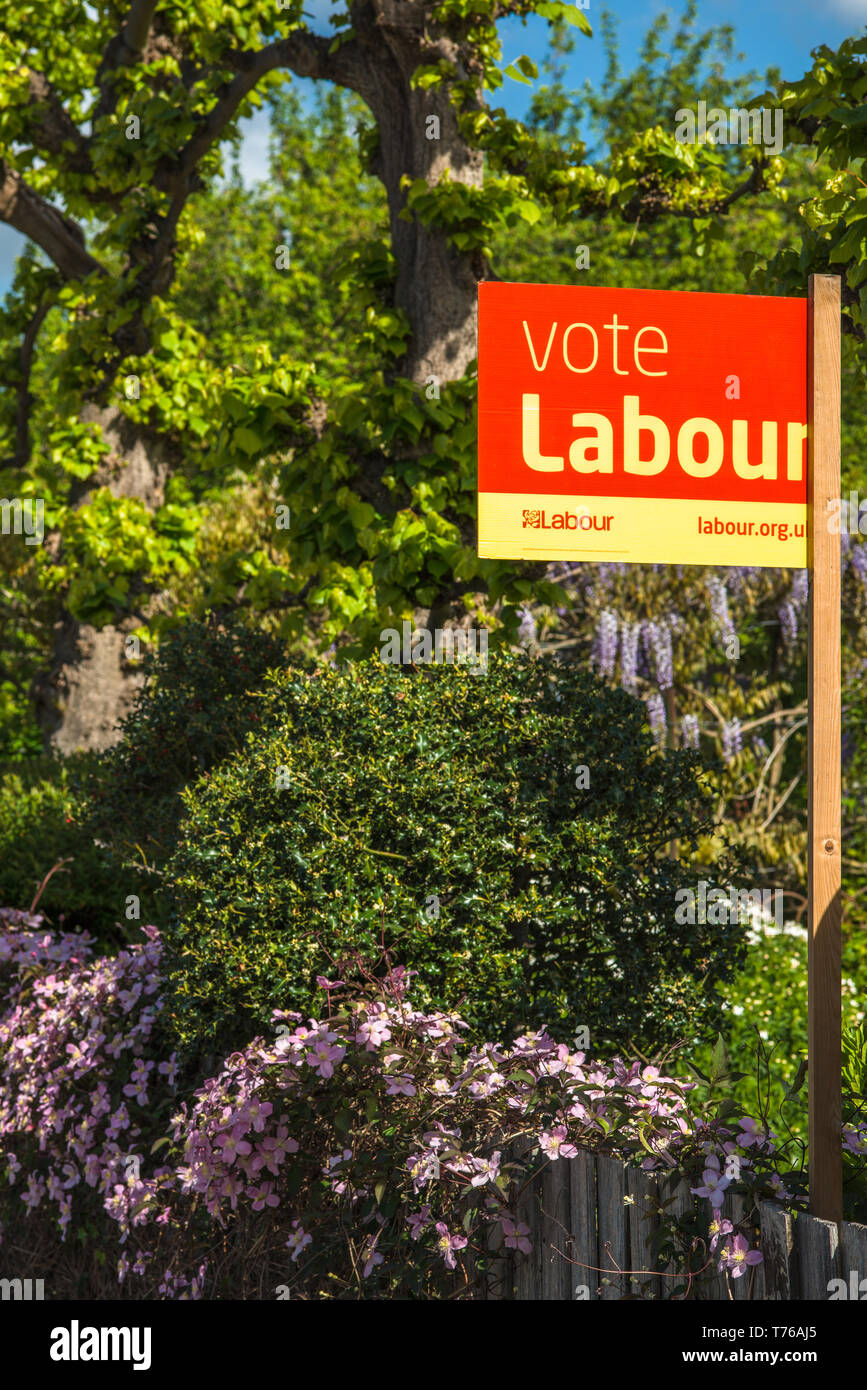 Vote Labour board on Cambridge street in England, UK Stock Photo - Alamy