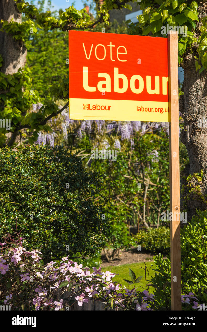 Vote Labour board on Cambridge street in England, UK Stock Photo - Alamy