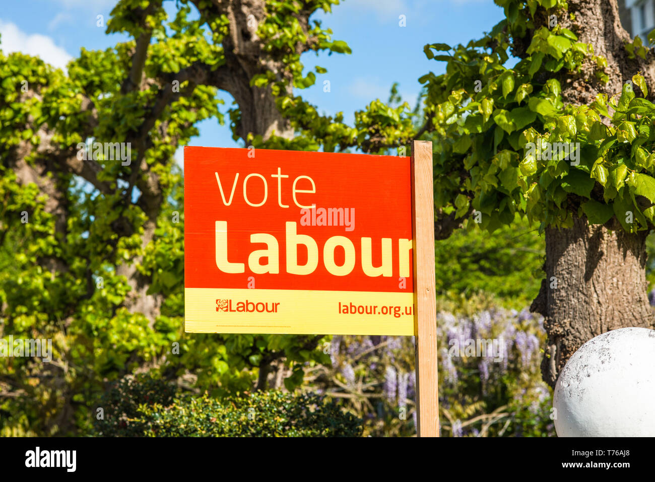 Vote Labour board on Cambridge street in England, UK Stock Photo - Alamy