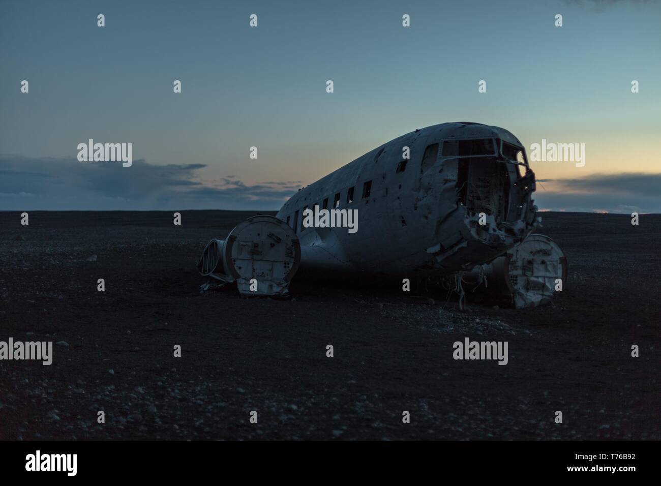 Wreckage wing destruction aircraft hi-res stock photography and images ...