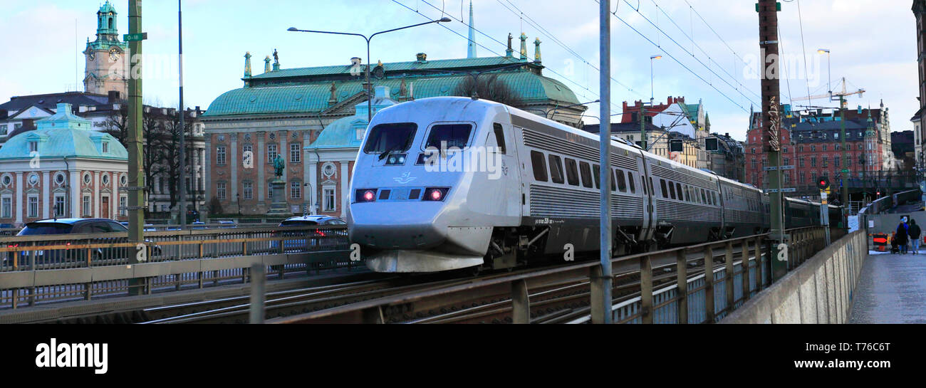 High speed commuter trains platforms hi-res stock photography and ...