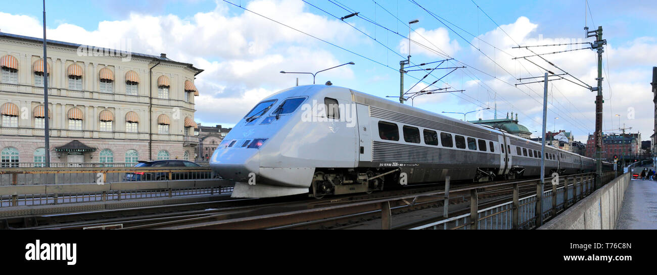 X2000 train sweden hi-res stock photography and images - Alamy