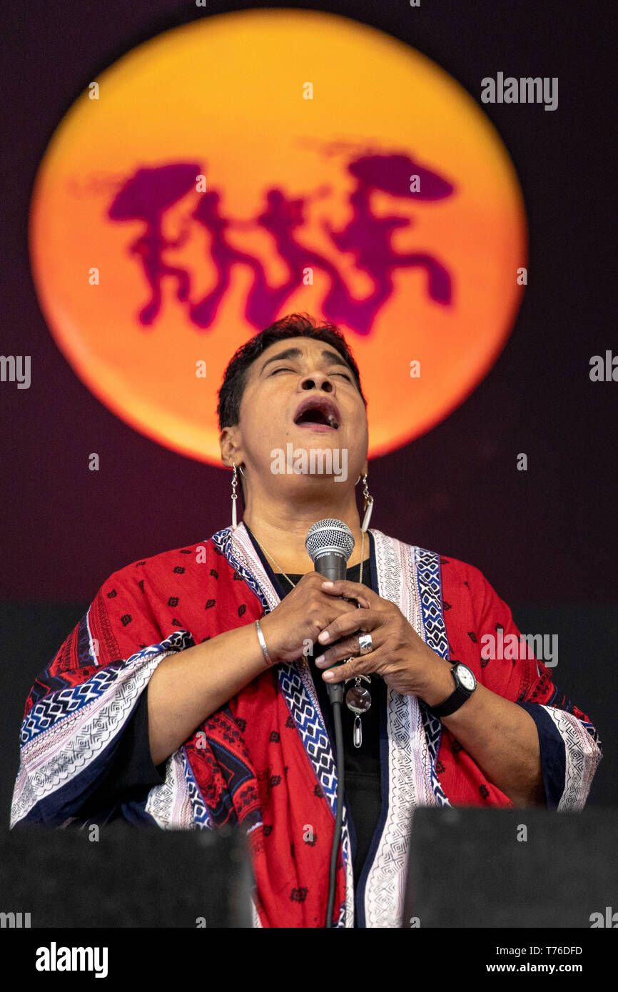 Leah singer hi-res stock photography and images - Alamy