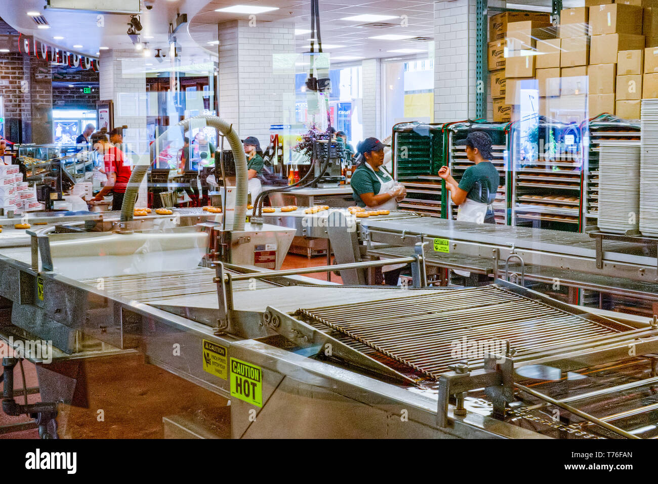 Fabrication donuts hi-res stock photography and images - Alamy