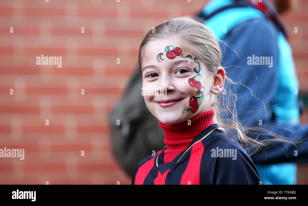 Spurs face paint hi-res stock photography and images - Alamy