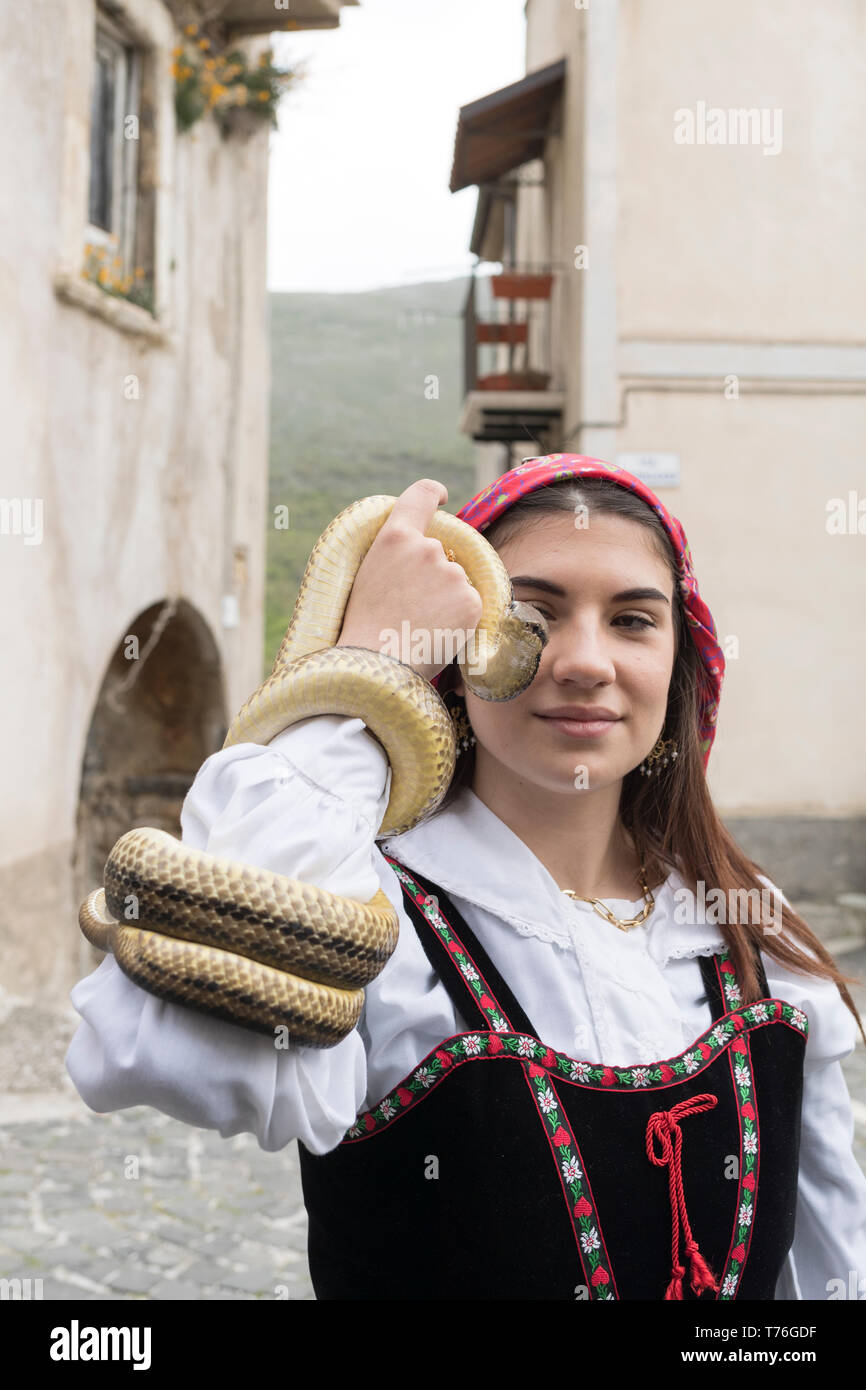 Cocullo, traditional festival with snakes Stock Photo - Alamy