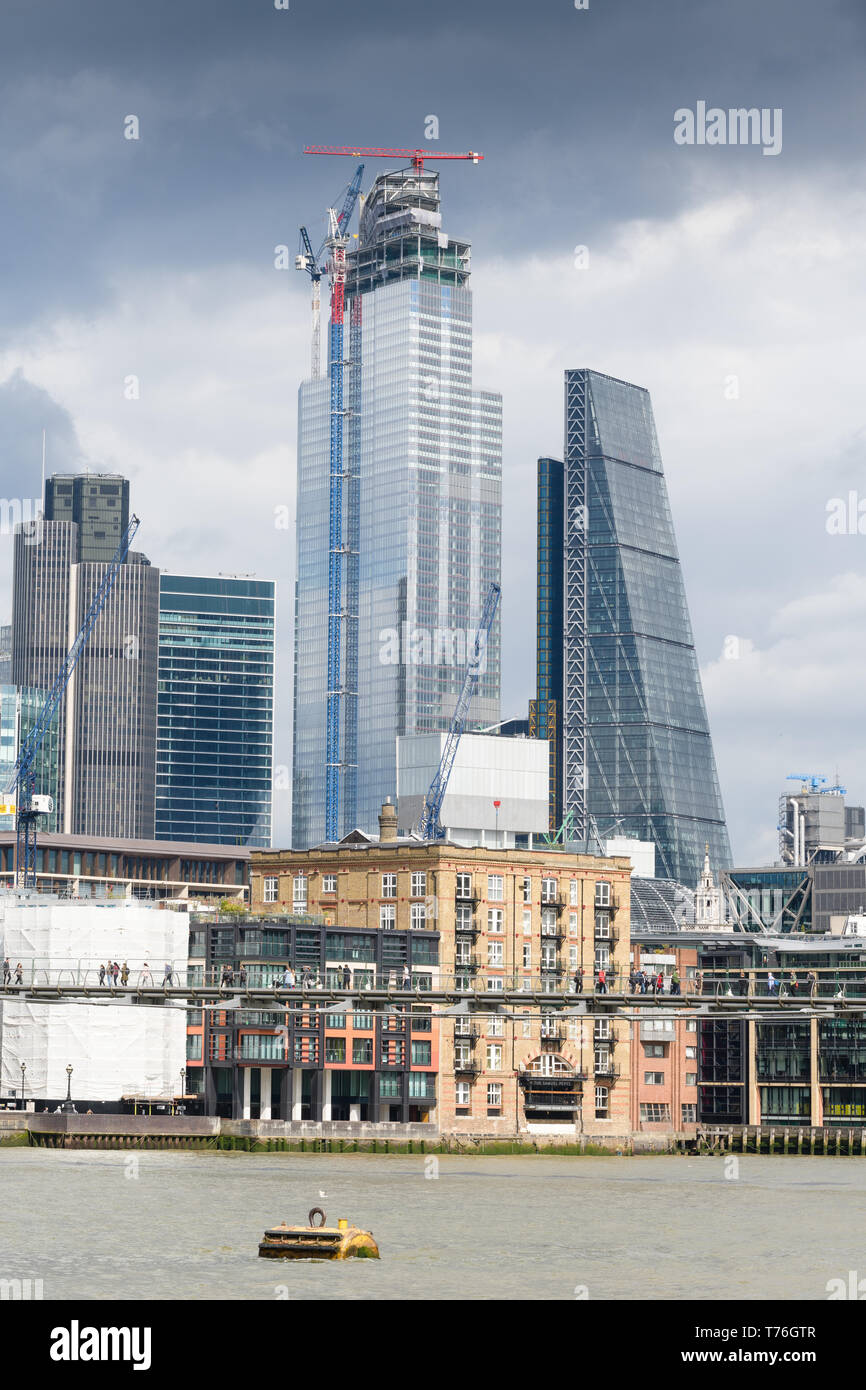 Iconic london structures hi-res stock photography and images - Alamy