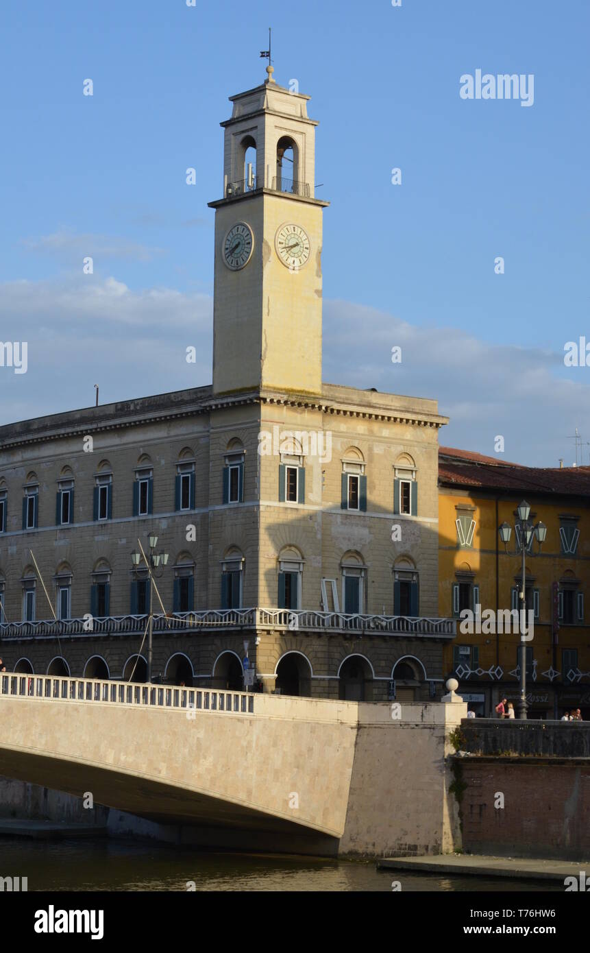 Arno river, Ponte di Mezzo bridge in Pisa Stock Photo - Alamy