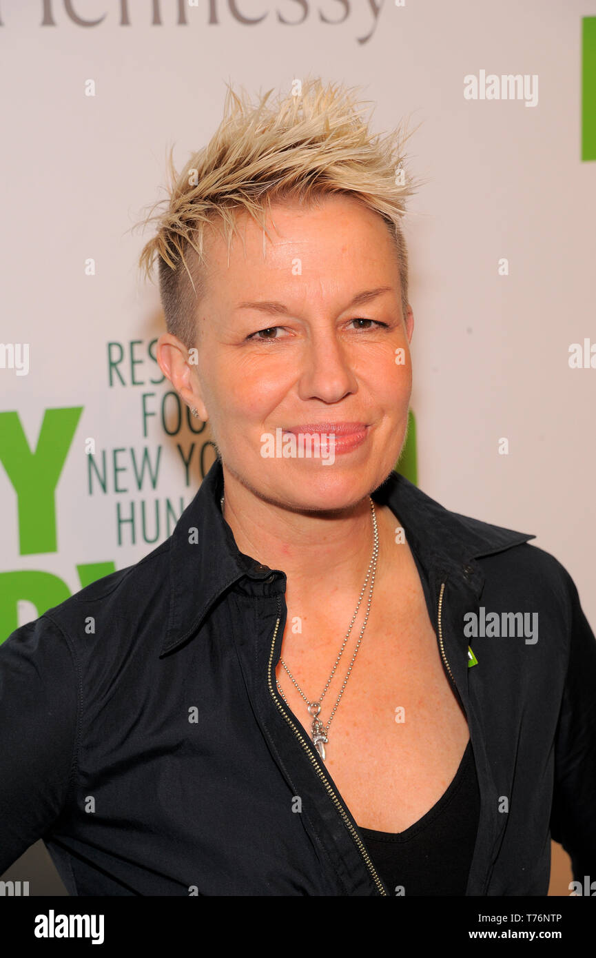 NEW YORK, NY - APRIL 30: Chef Elizabeth Falkner attends City Harvest ...