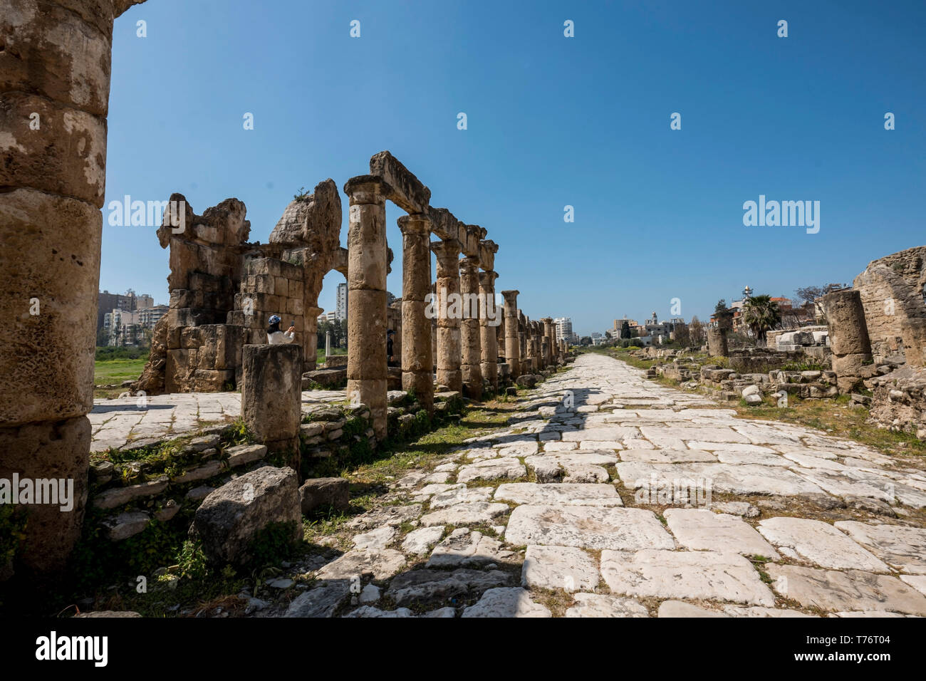 Tyre lebanon island hi-res stock photography and images - Alamy
