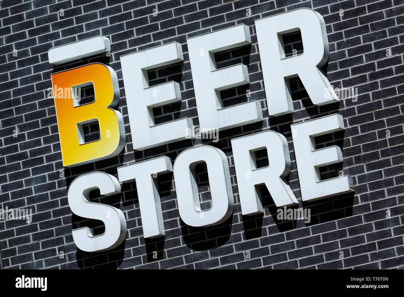 Outlet Canada High Resolution Stock Photography and Images - Alamy