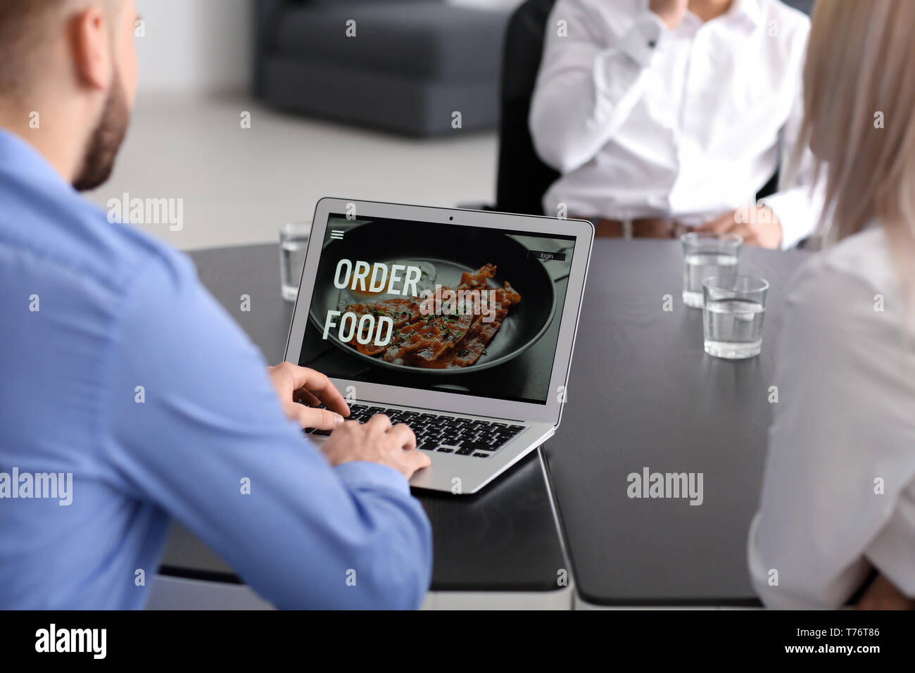 Group online ordering delivery hi-res stock photography and images - Alamy