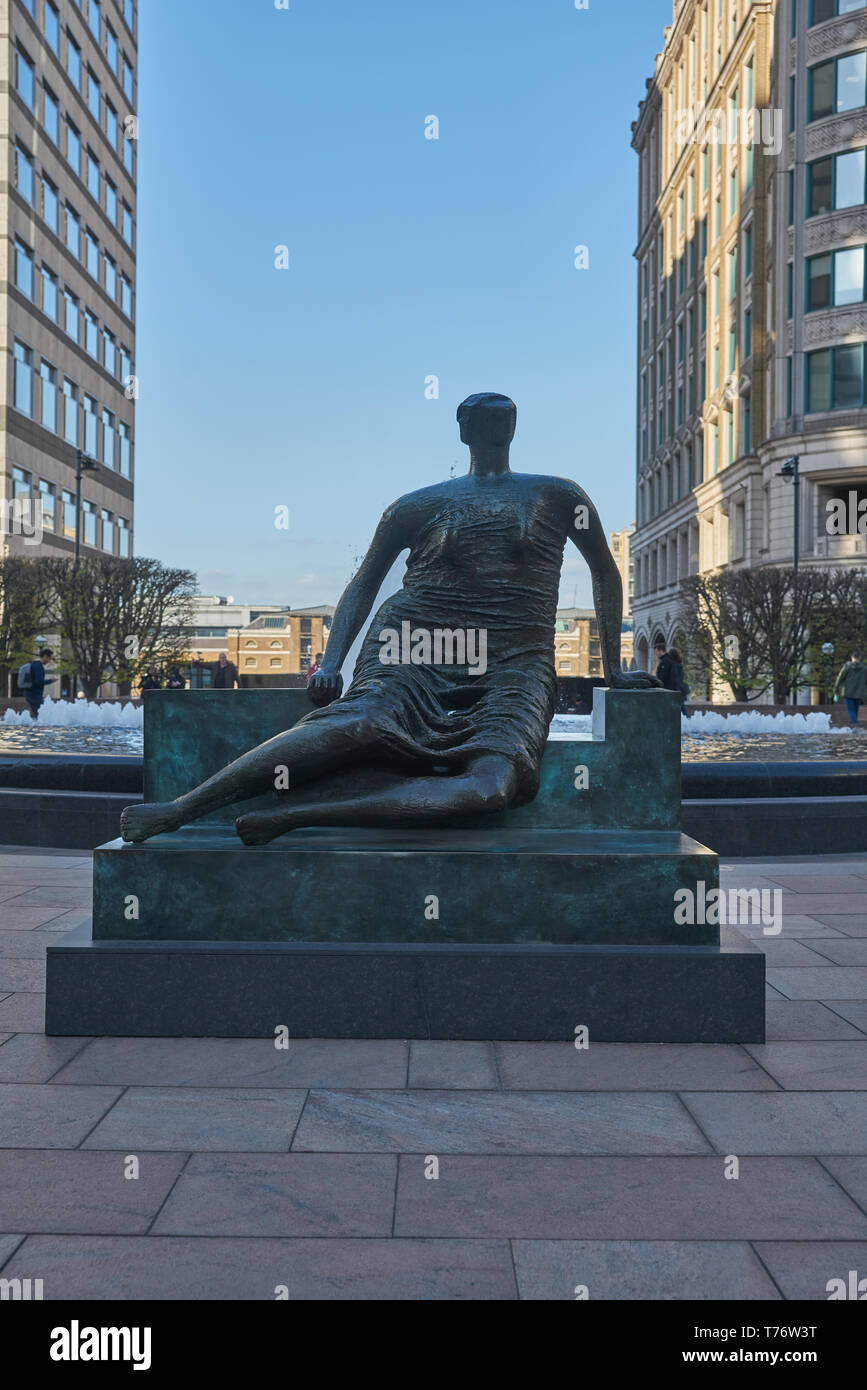 Henry Moore sculpture of a draped woman, Old Flo Stock Photo - Alamy