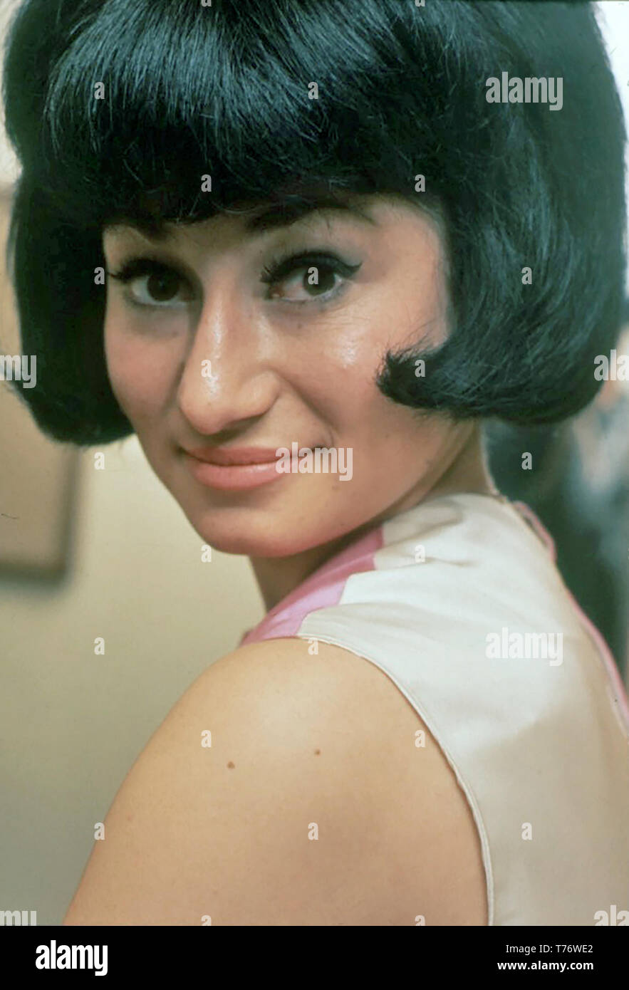 JULIE GRANT English pop singer in 1964. Photo: Tony Gale Stock Photo ...