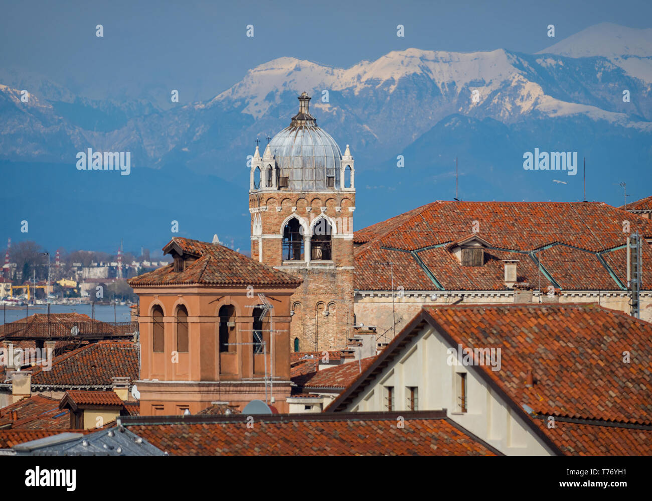 Venetian rooftops hi-res stock photography and images - Alamy