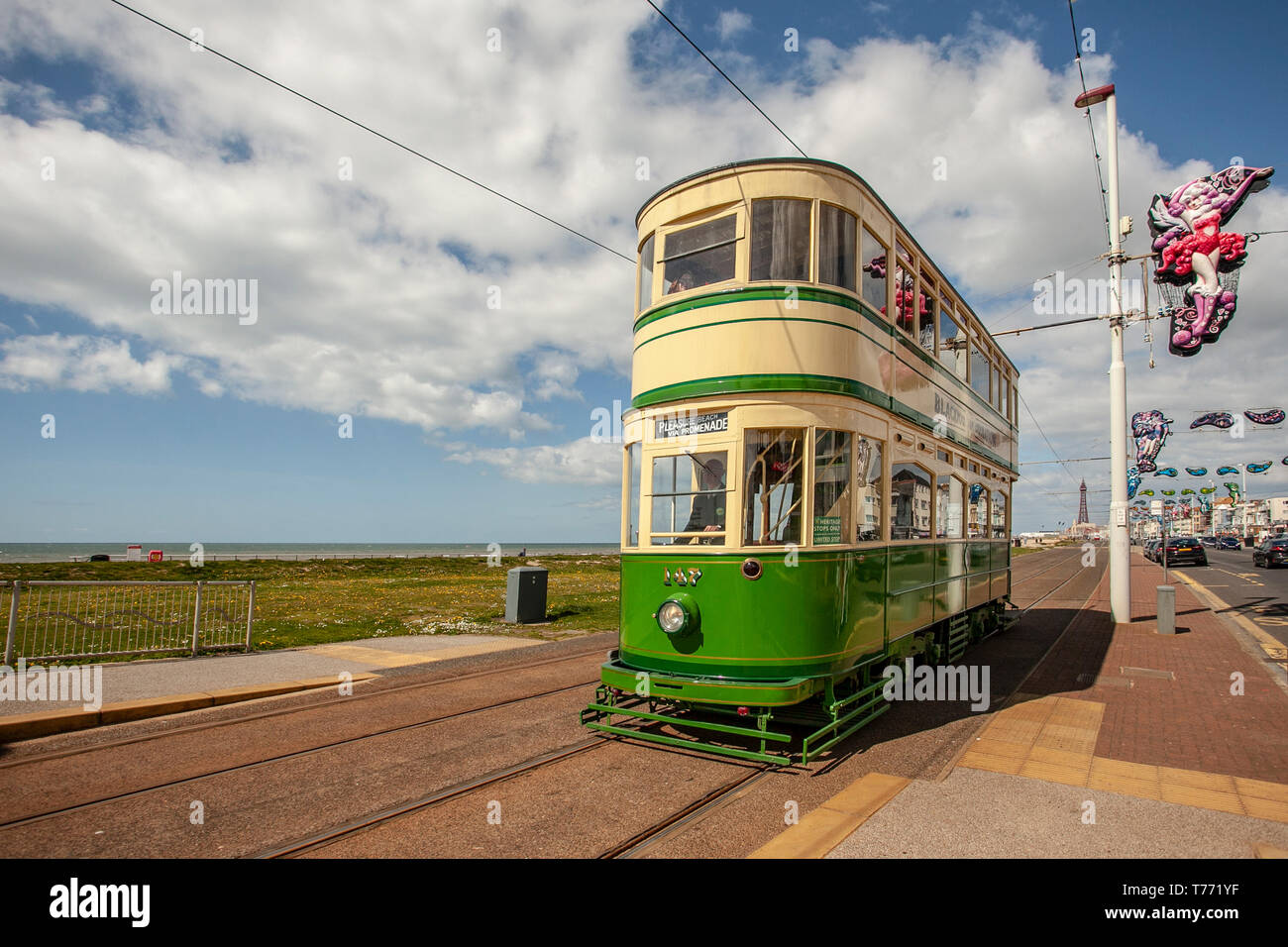 Standard 147 green cream; Blackpool Heritage Tram Tours Vintage ...