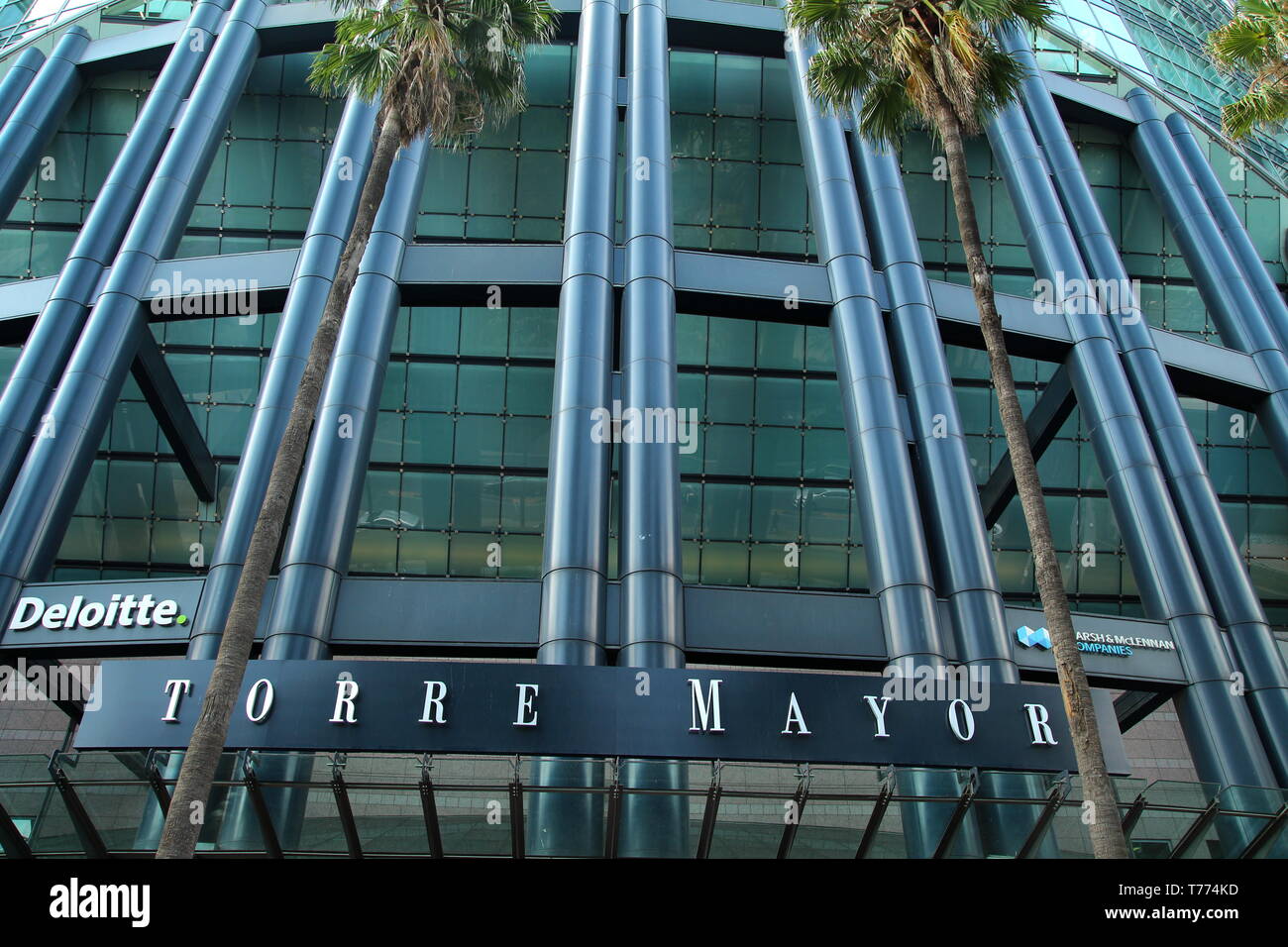 Earthquake resistant mexican tower Torre Mayor in Paseo de la Reforma ...