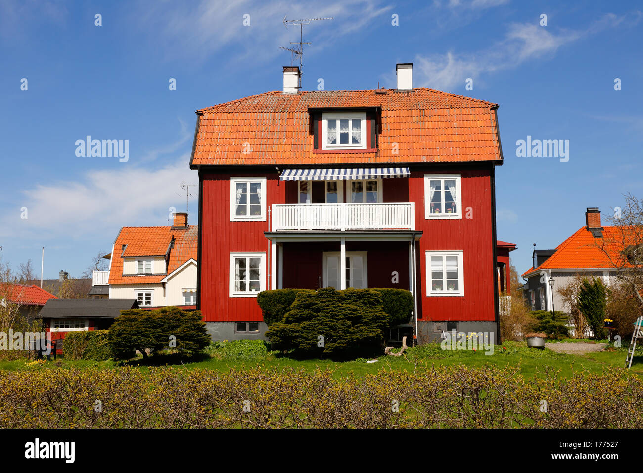 Two story building hi-res stock photography and images - Alamy