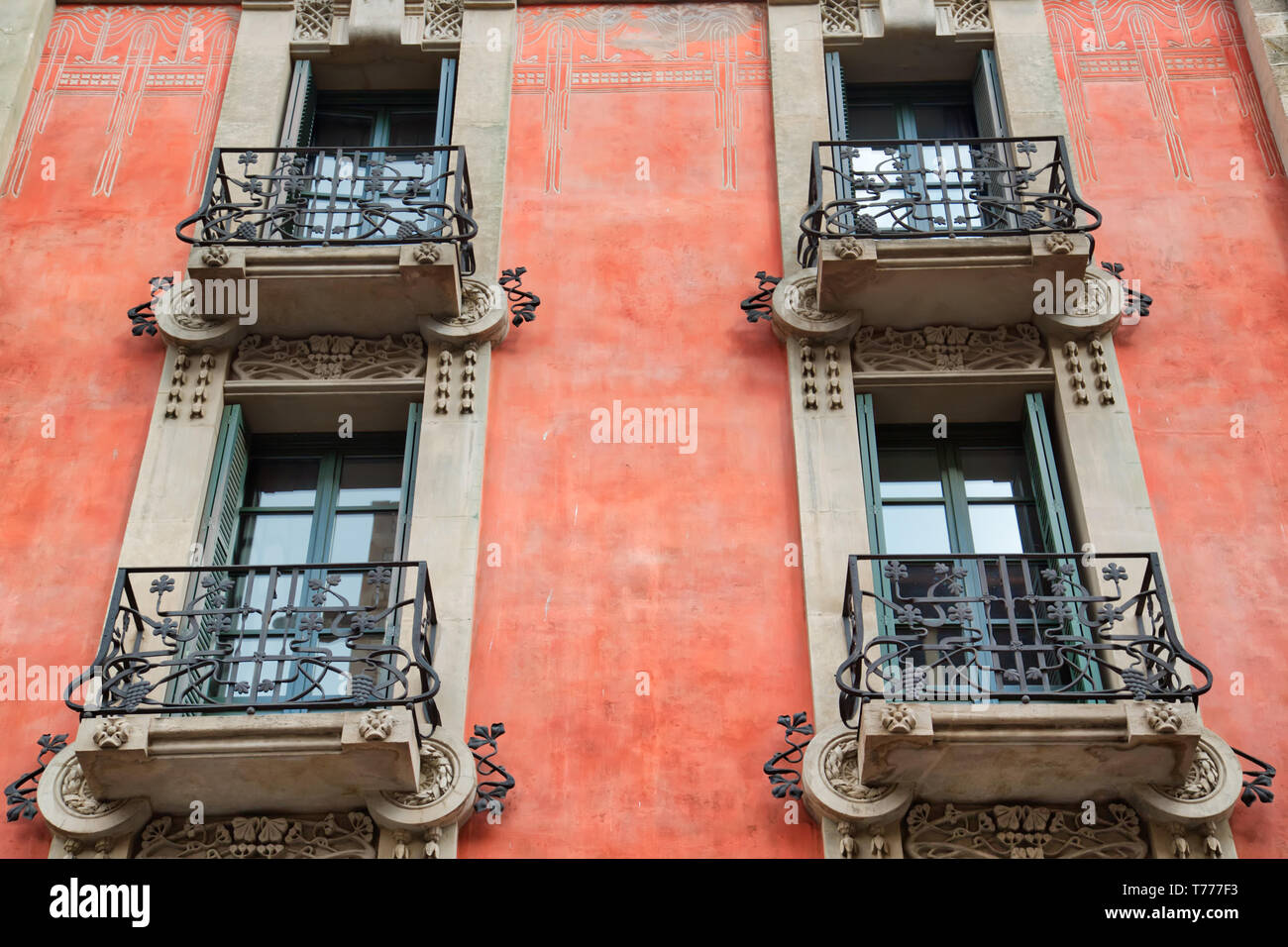 Barcelona, Buildings facing Catalunya Square (Catalonia plaza Stock ...