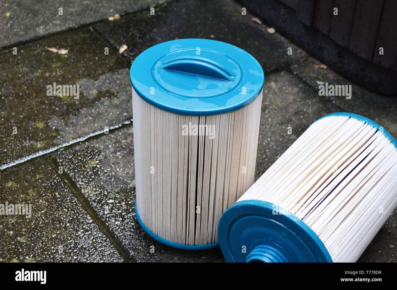 Dirty hot tub hi-res stock photography and images - Alamy