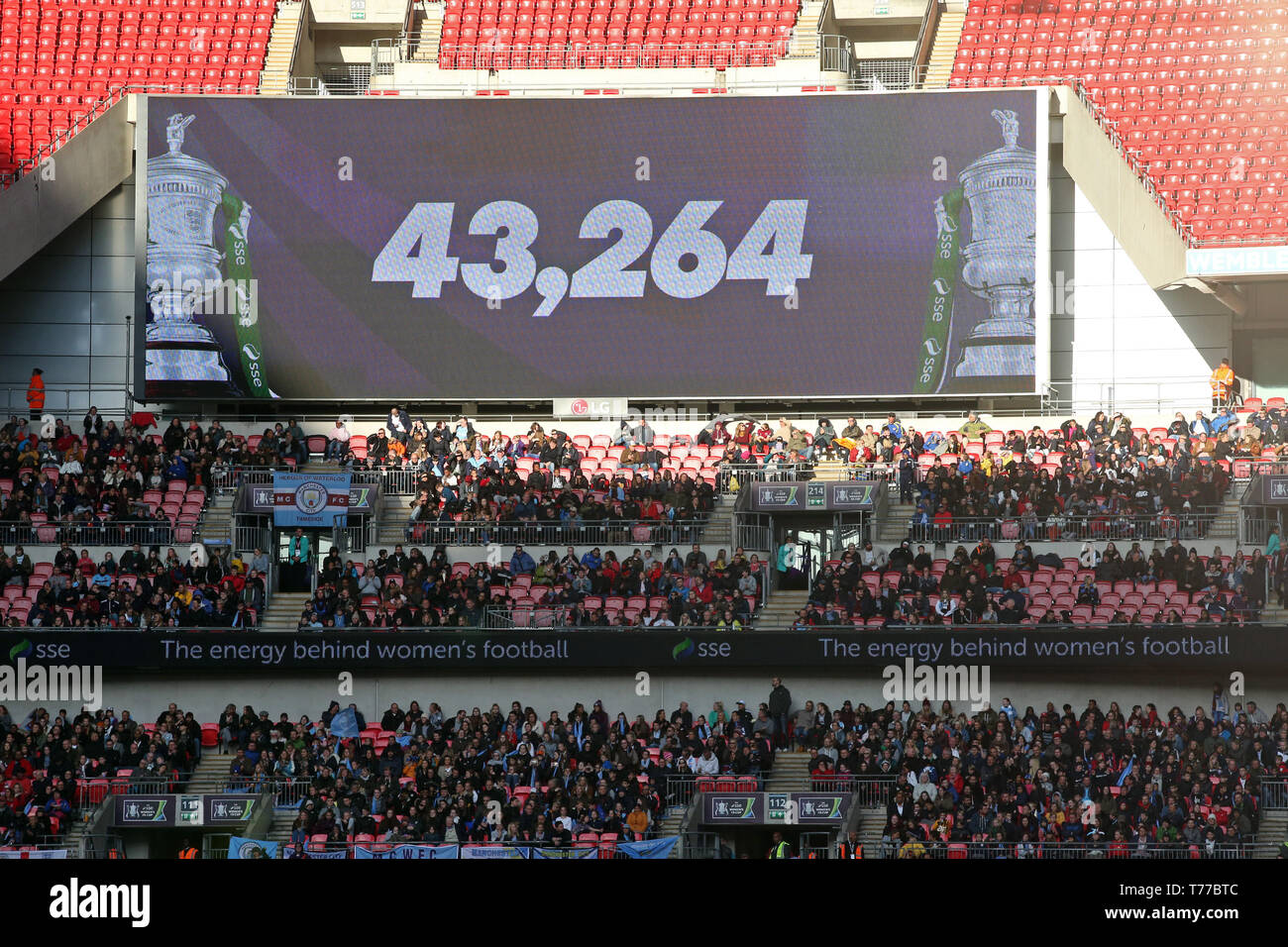 Wembley stadium london scoreboard hi-res stock photography and images ...