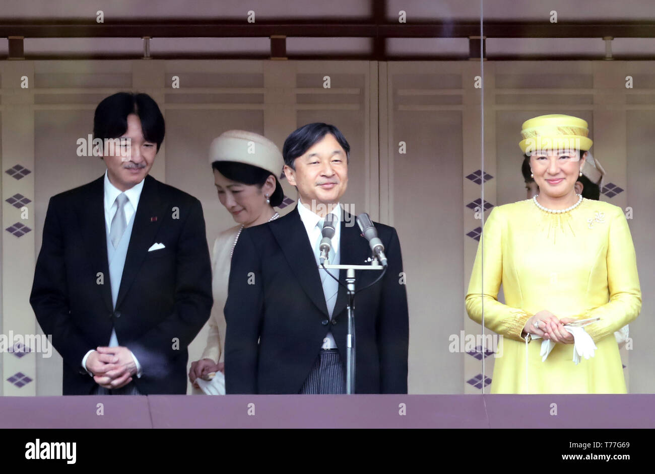 Tokyo, Japan. 4th May, 2019. Japanese Emperor Naruhito (C), accompanied ...
