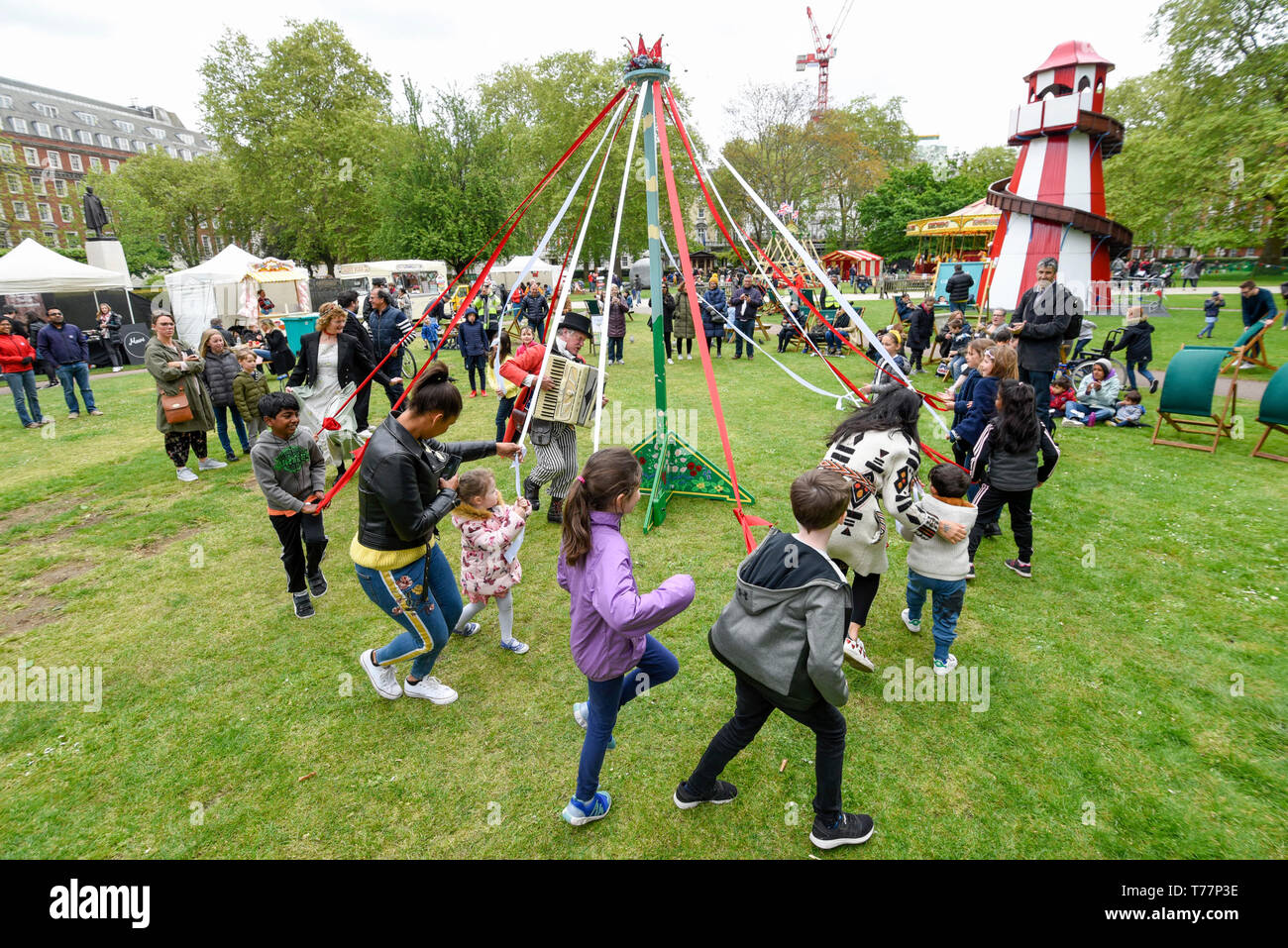 The floss dance hi-res stock photography and images - Alamy