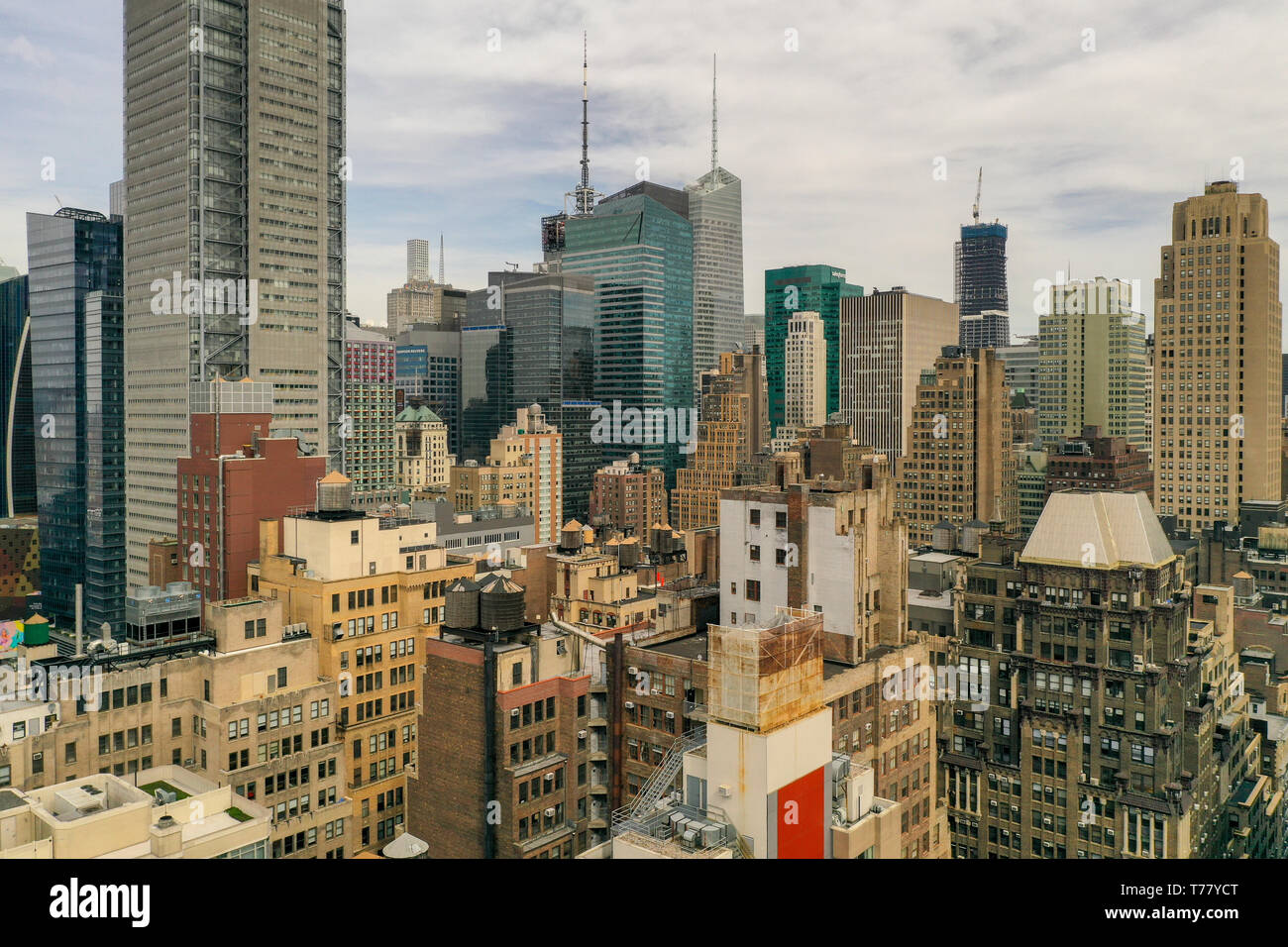 Panoramic view of Midtown Manhattan in New York City during the day ...
