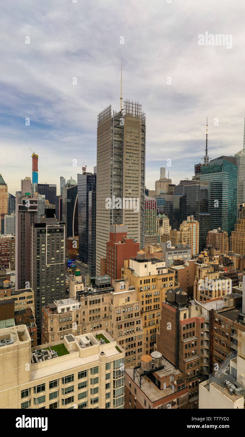 Panoramic view of Midtown Manhattan in New York City during the day ...