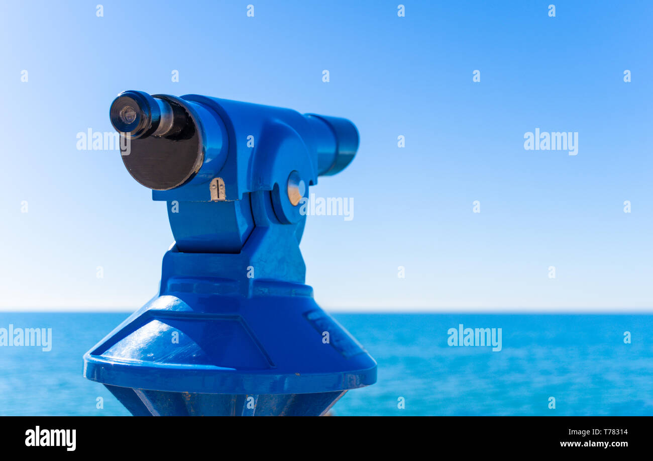 Blue tourist telescope hi-res stock photography and images - Alamy