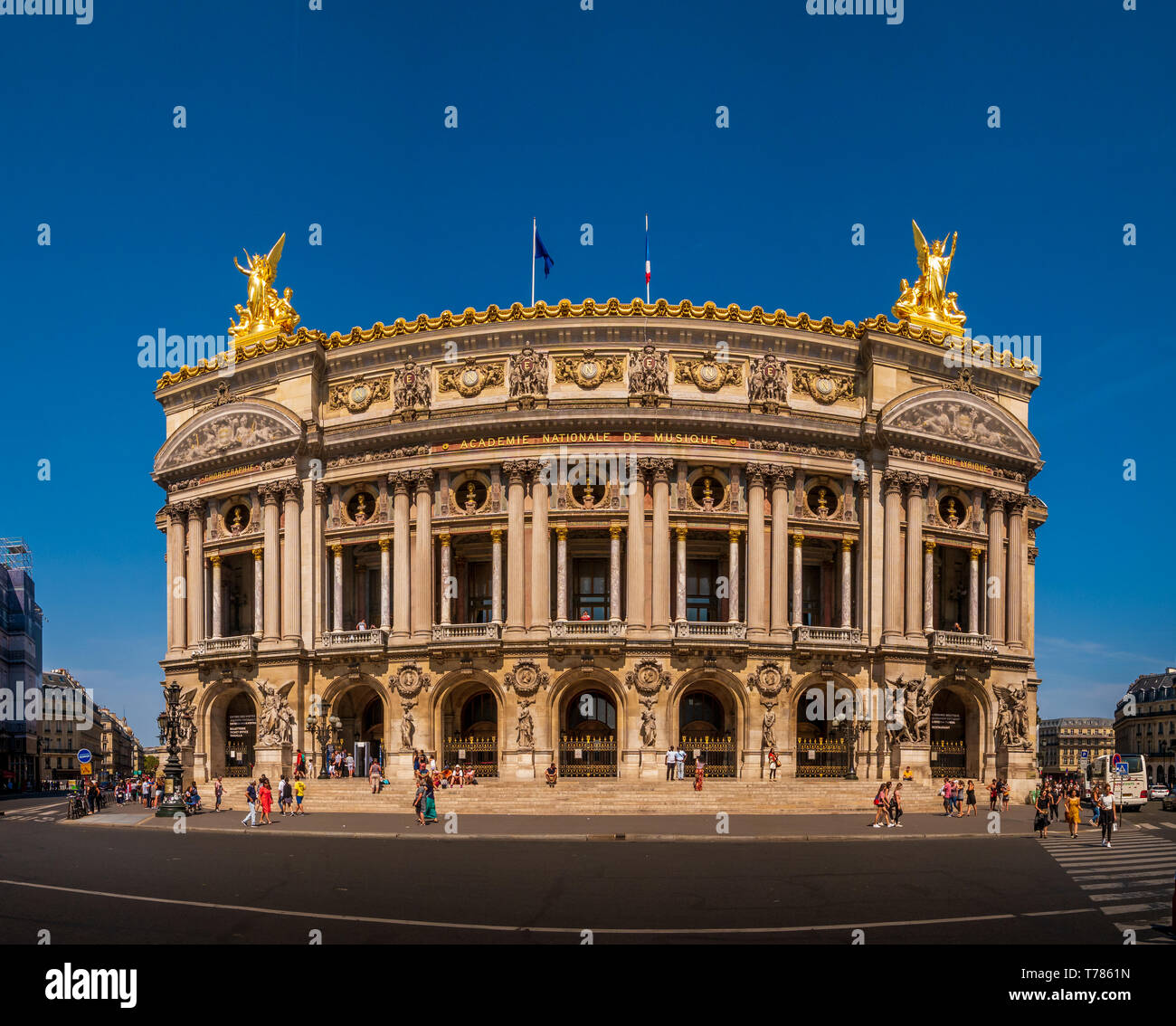 Palais Garnier Auditorium Stock Photos & Palais Garnier Auditorium ...