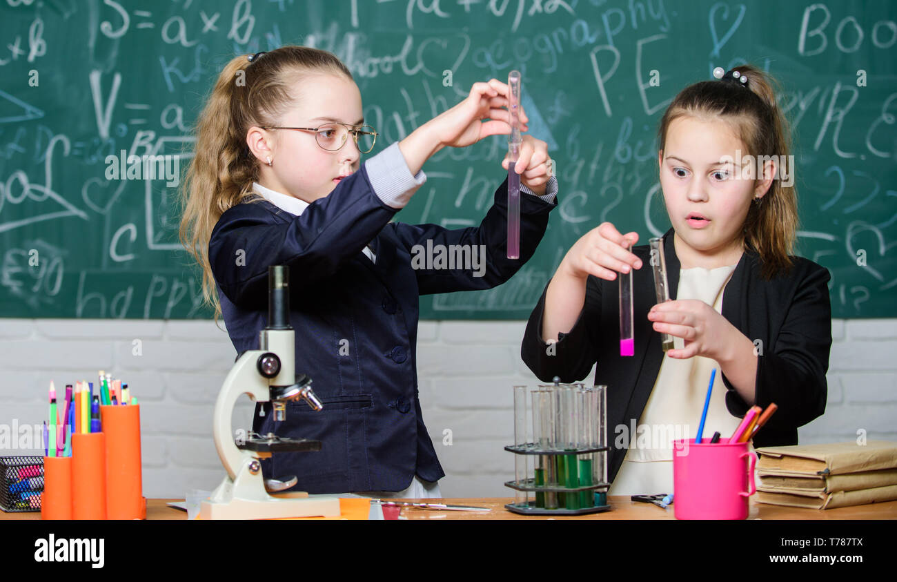 Middle school biology lab hi-res stock photography and images - Alamy