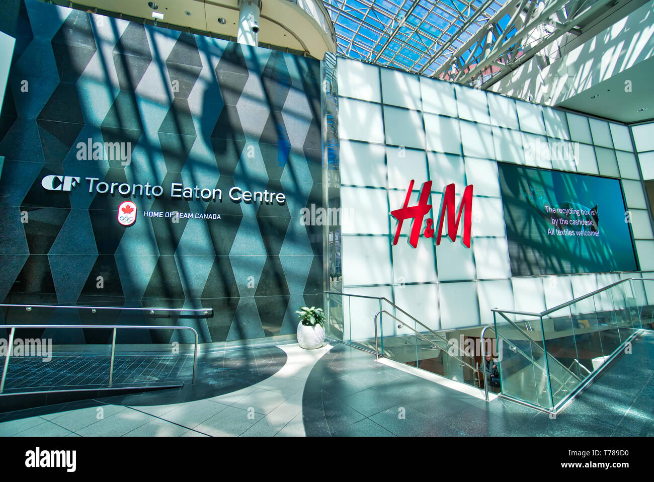 Toronto eaton centre sign hi-res stock photography and images - Alamy