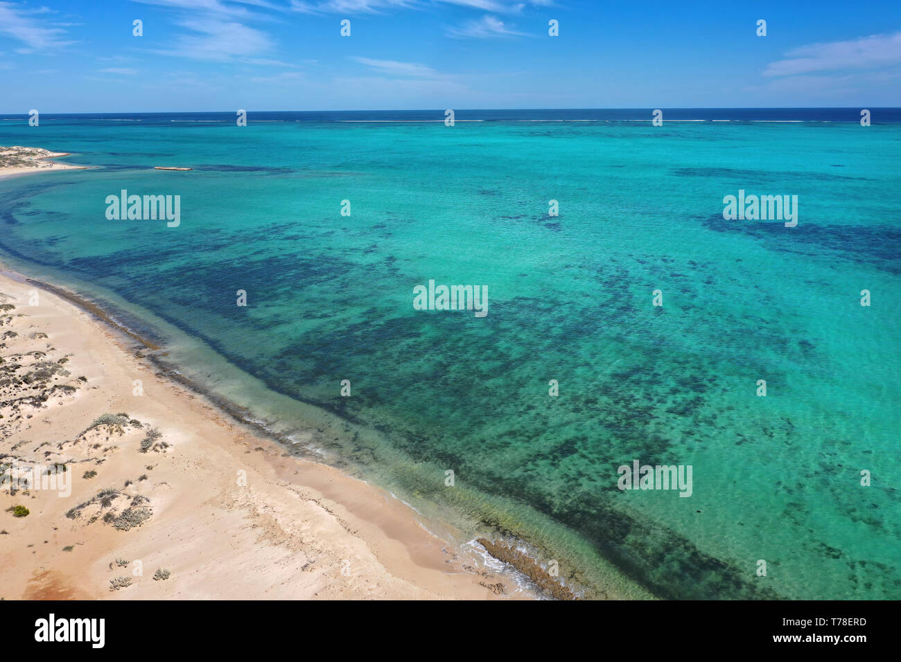 Clean blue waters hi-res stock photography and images - Alamy