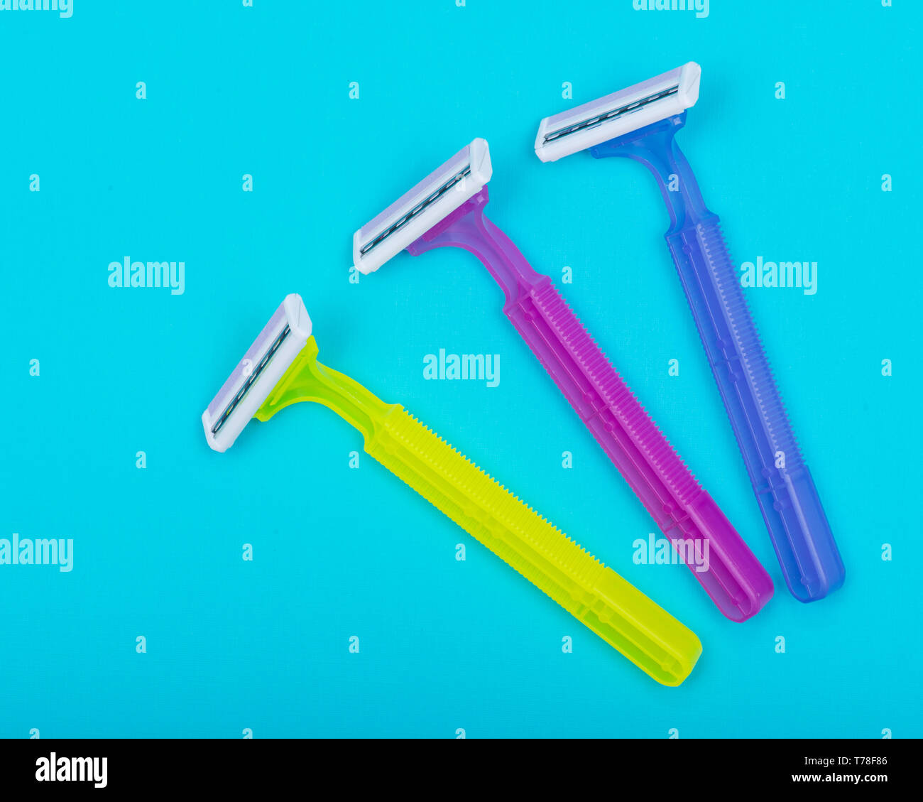 Razors for men and women hi-res stock photography and images - Alamy