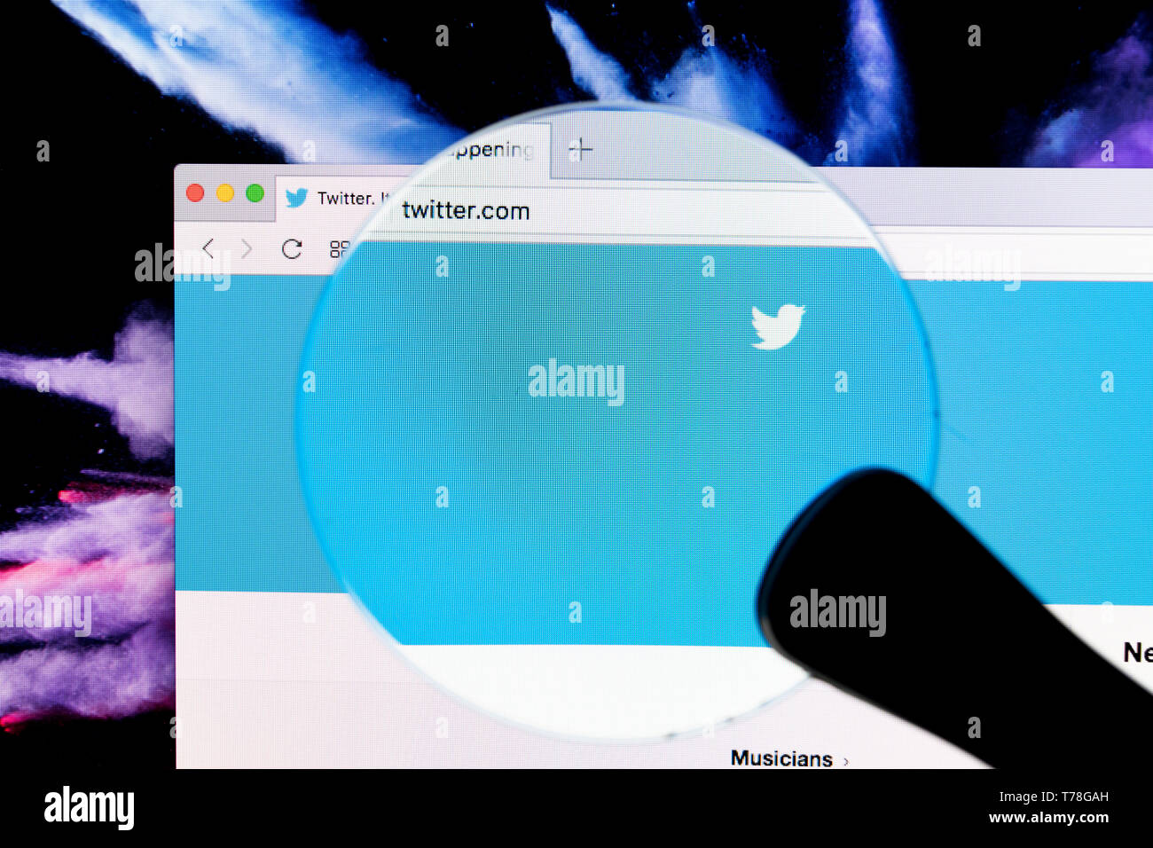 Twitter login screen hi-res stock photography and images - Alamy